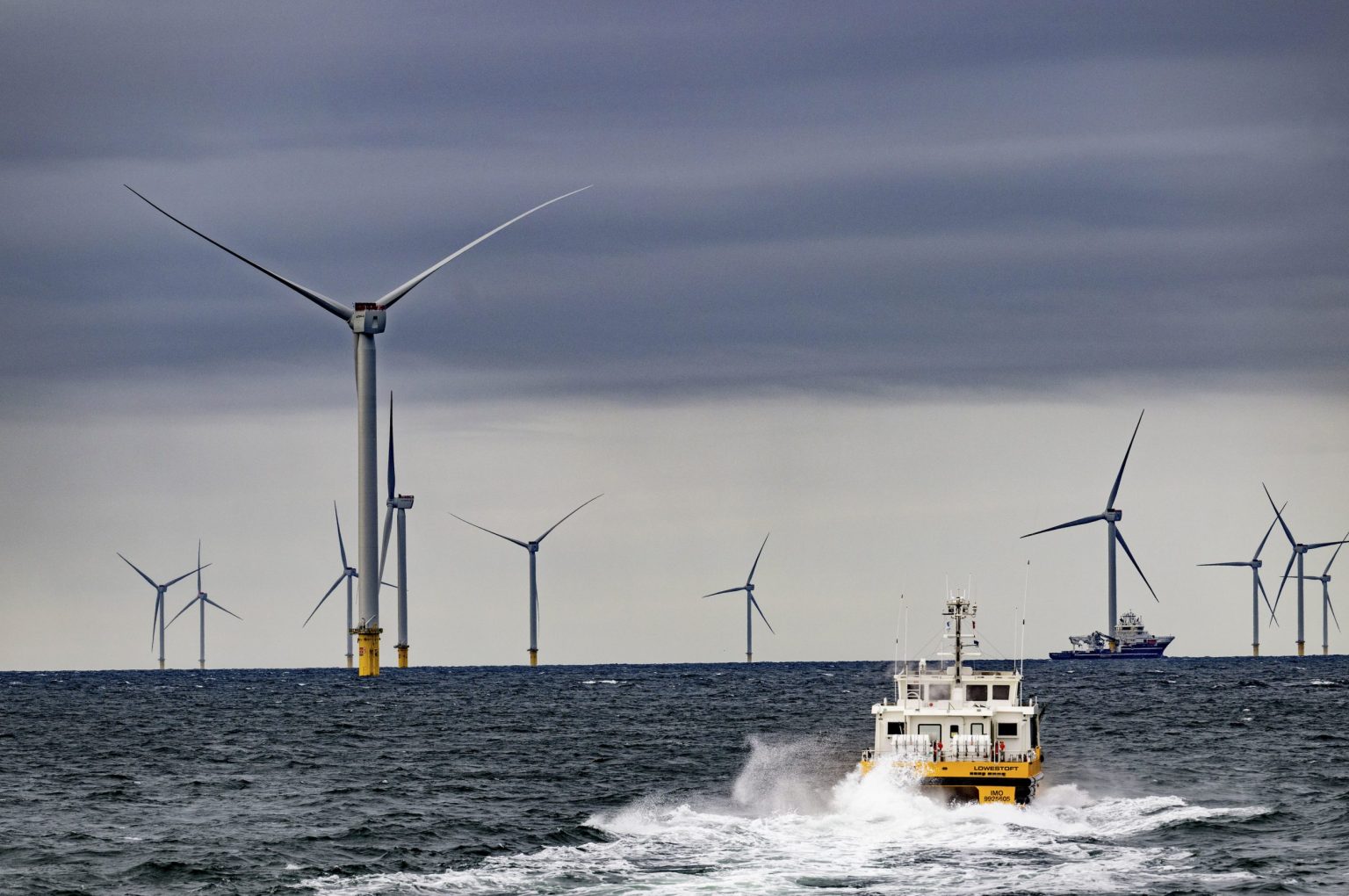 Guide to Autonomous Vessels for Hydrographic Survey in 2024 - Sea ...